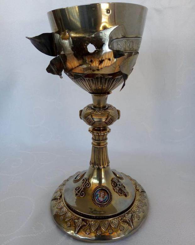 Un cáliz profanado por el Estado Islámico recorrerá la diócesis de Córdoba